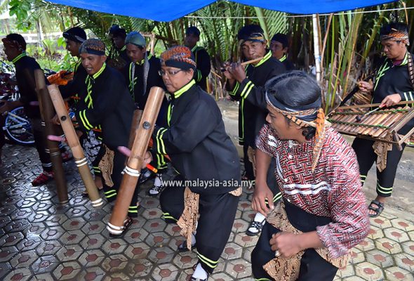 The Kenthongan of Central Java - MalaysiaAsia